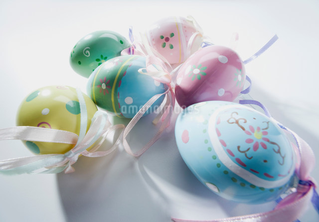 Basket of easter eggs, studio shotの写真素材 [FYI03481790] | ストックフォトの Qlean ...